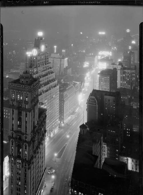 1931 ~ Times Square from 41st Floor on a Winter Night – Literary Fictions